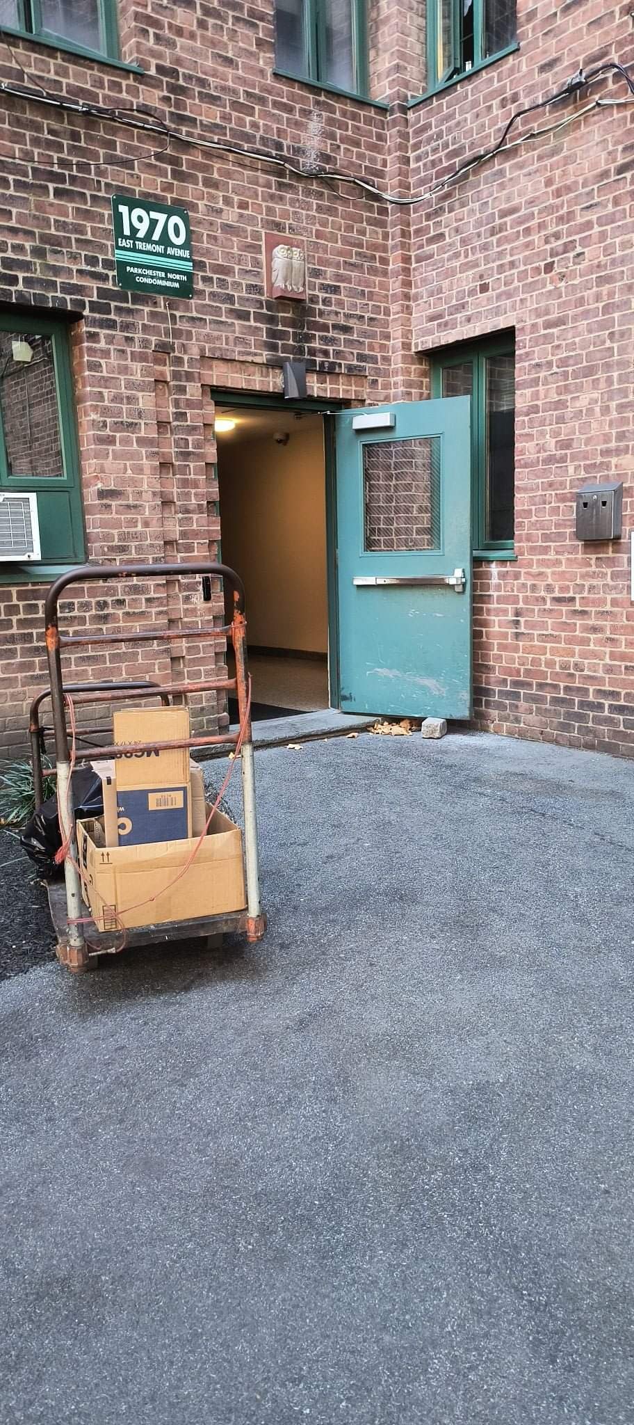 Parkchester resident raises safety concerns over maintenance door ...