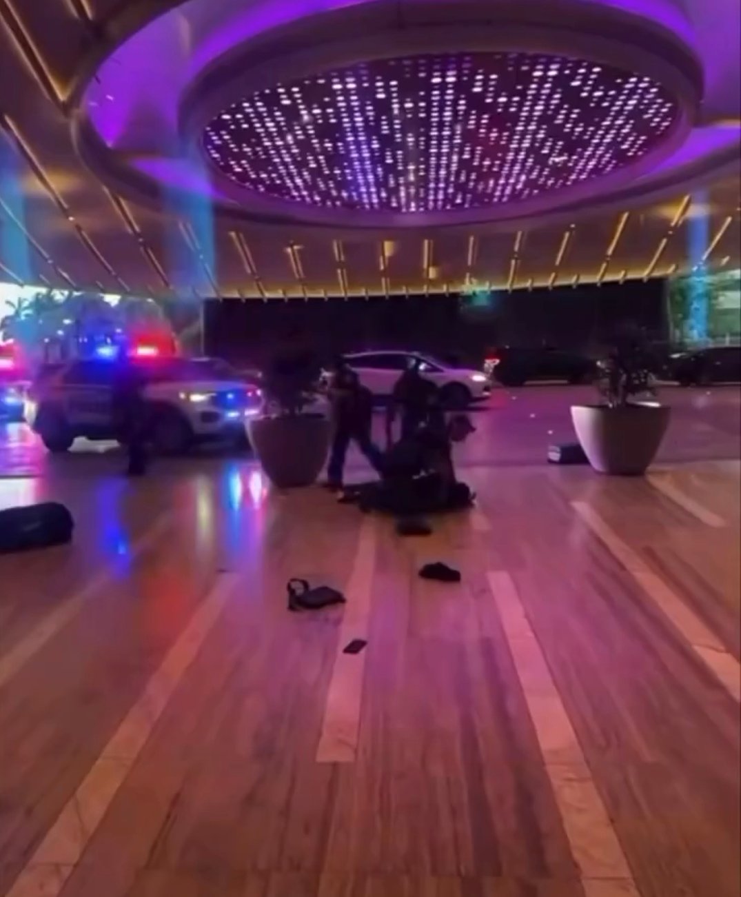 Panic at Florida Casino as Rapper Offset Shot; Police Detain Suspects ...